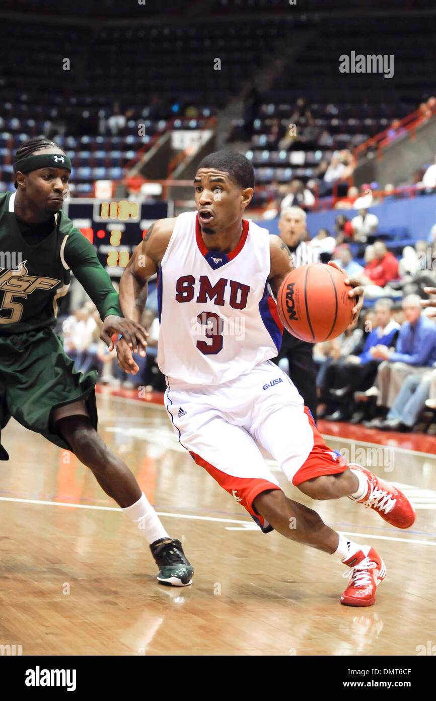 Derek Williams scored a team high 19 points as the USF Bulls defeat the ...