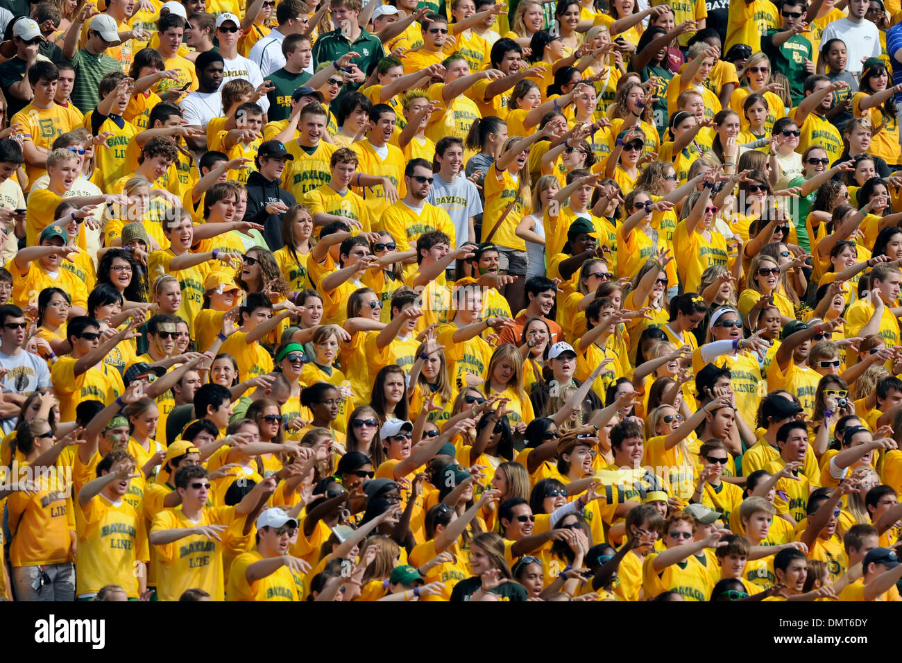Baylor student section cheers on their Bears as the #2 Texas Longhorns ...