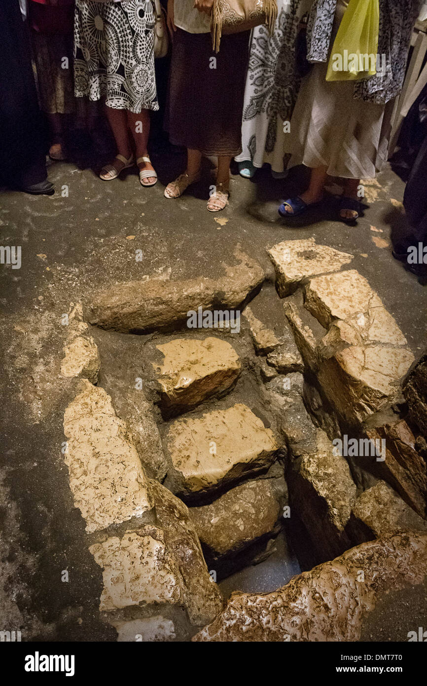 Tomb of Lazarus (al-Eizariya) in Jerusalem Stock Photo - Alamy