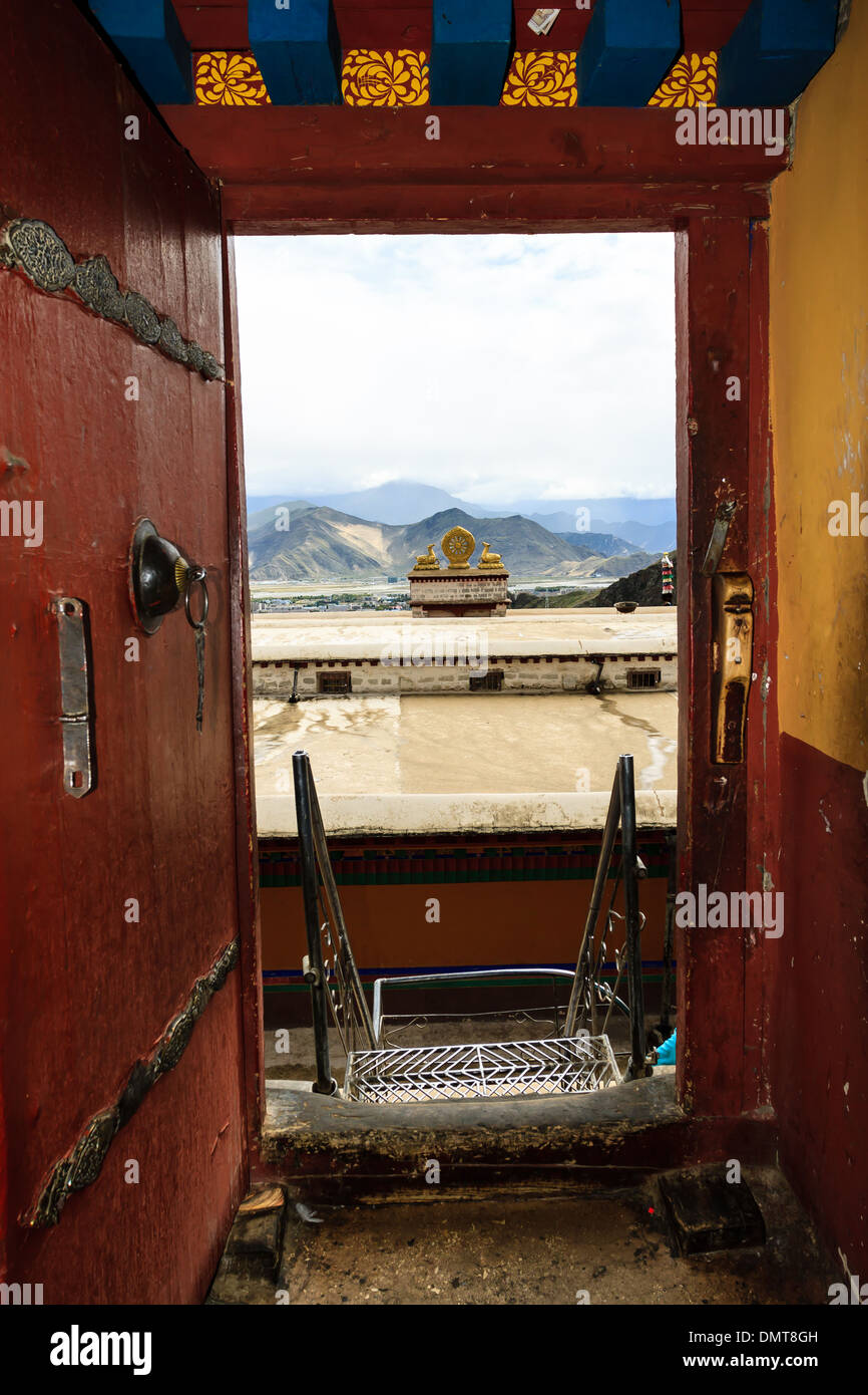Tibetan house at Lhasa, Tibet Stock Photo - Alamy