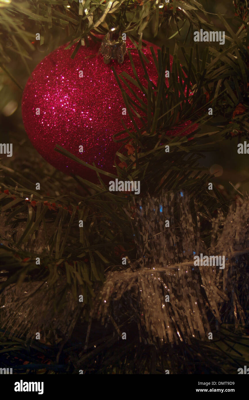 Hanging bulb hi-res stock photography and images - Alamy