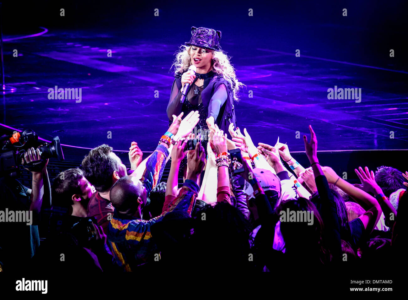 Mrs carter world tour hi-res stock photography and images - Alamy