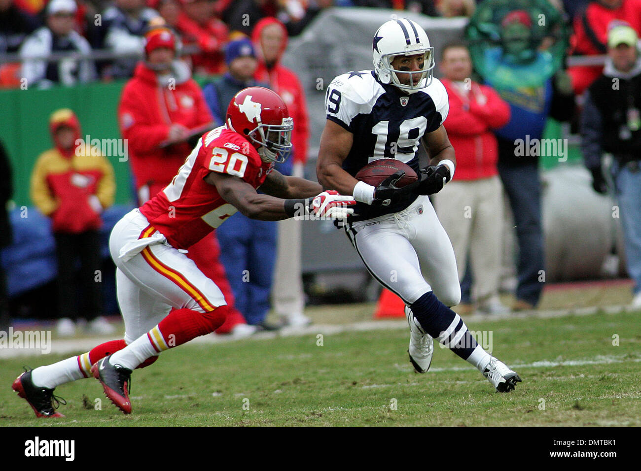 Kansas City Chiefs cornerback Donald Washington (20) attempts to bring ...