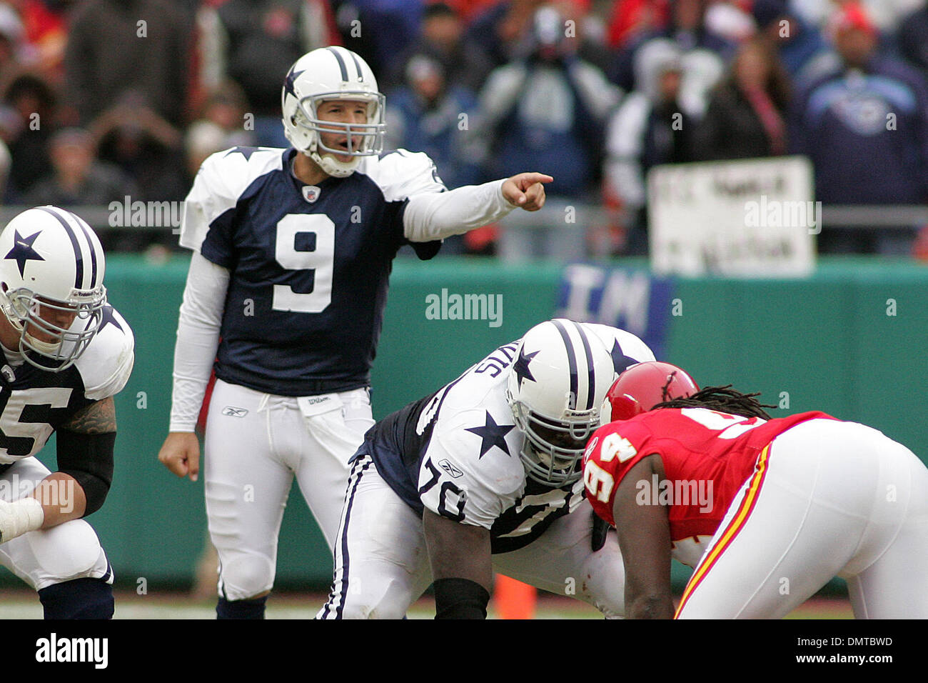 Dallas Cowboys quarterback Tony Romo (9) calls out the play during the ...