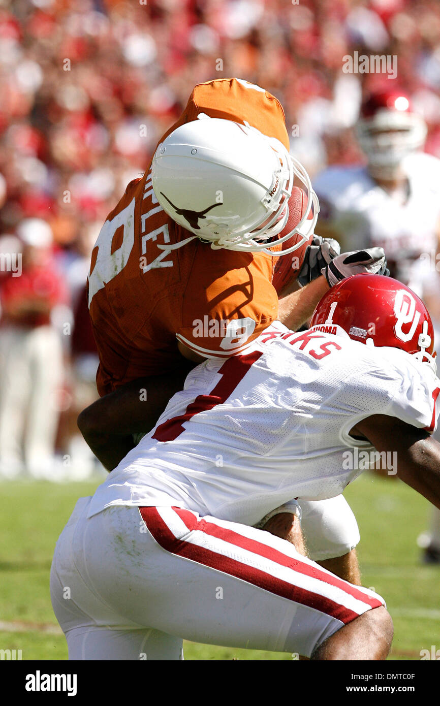 17 October 09: Texas receiver Jordan Shipley pulls in a Colt McCoy pass ...