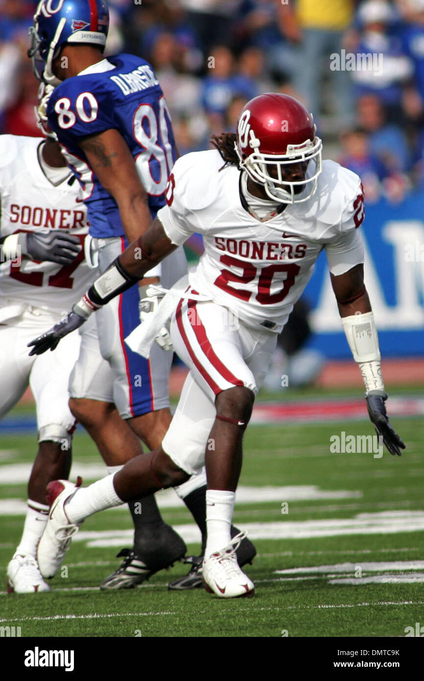 Oklahoma cornerback Quinton Carter (20) celebrates after intercepting ...
