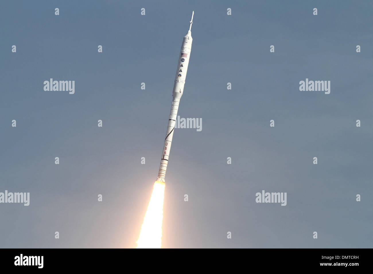 NASA launched the Ares 1-X Rocket from launch pad 39B at Kennedy Space ...