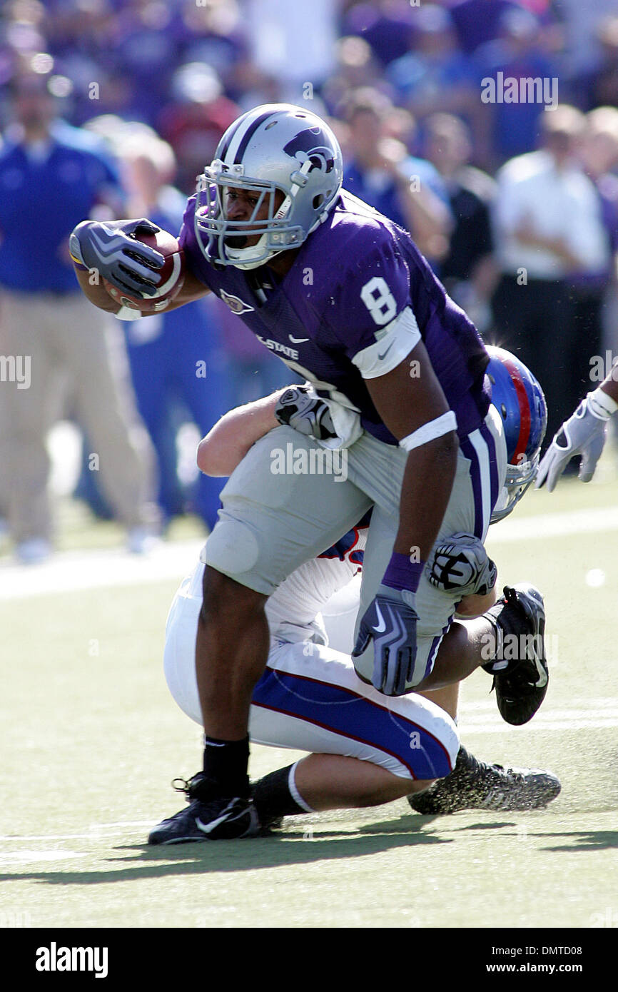 Kansas State running back Daniel Thomas (8) is brought down during ...