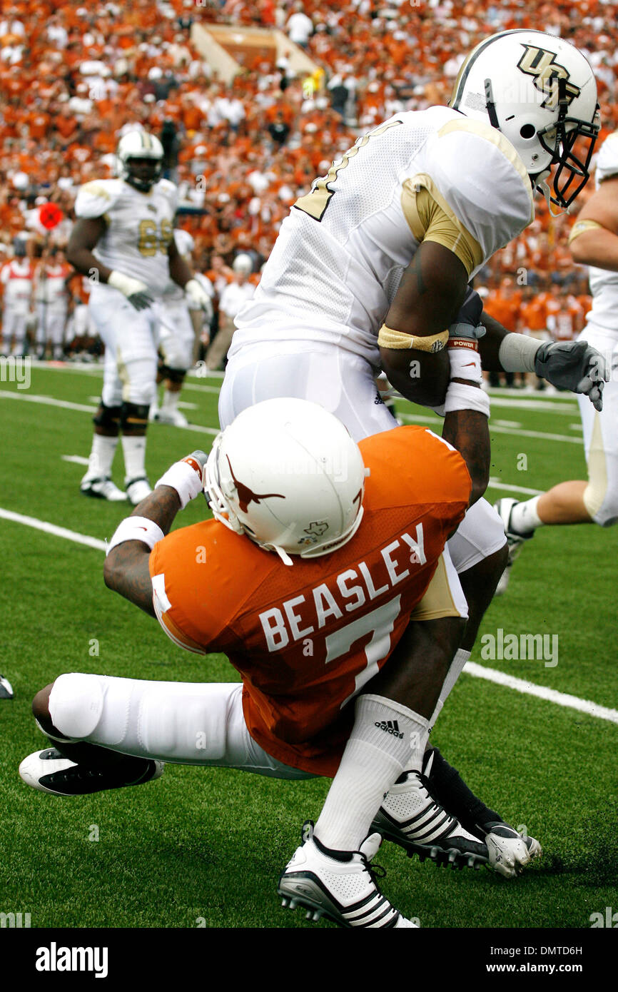 Dkr texas memorial stadium hi-res stock photography and images - Alamy