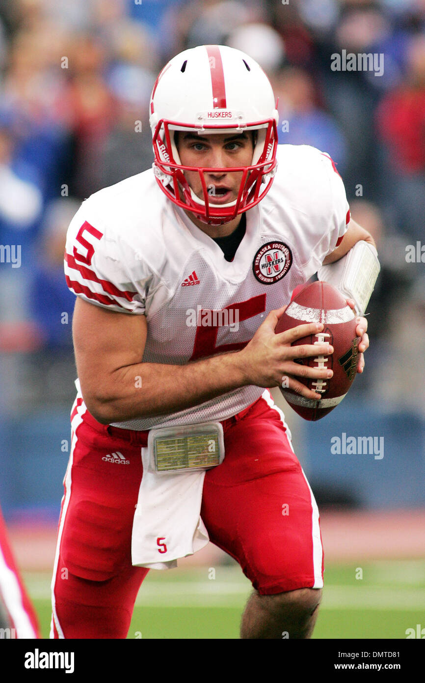 Nebraska quarterback Zac Lee (5) rushes toward the end-zone during the ...