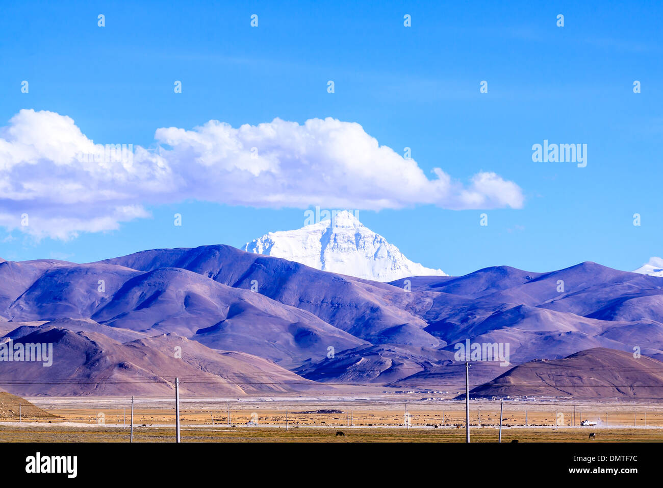Snow mountain at Everest basa camp, Tibet Stock Photo - Alamy