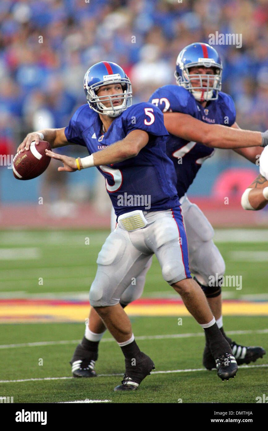 Quarterback todd reesing looks pass hi-res stock photography and images ...