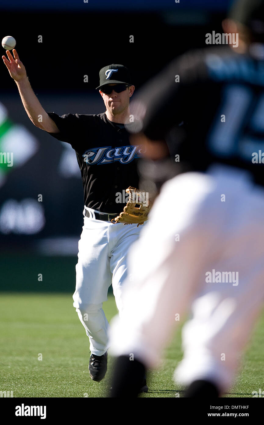 Toronto Blue Jays second baseman Aaron Hill #2 makes a play to first ...