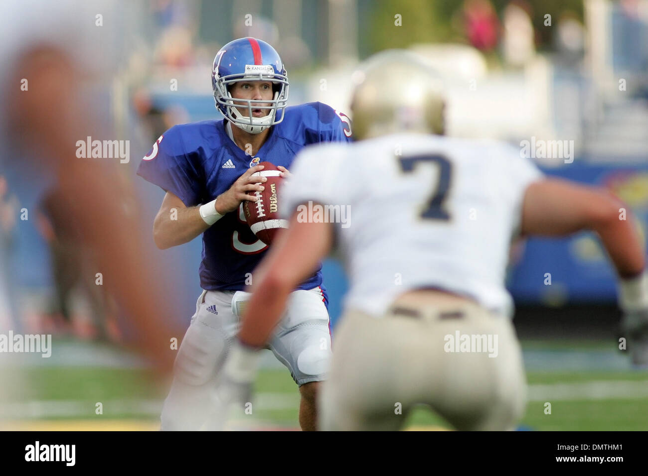 Quarterback todd reesing looks pass hi-res stock photography and images ...