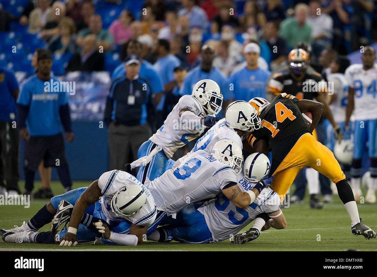 Hamilton tiger cats deandra cobb hi-res stock photography and images ...
