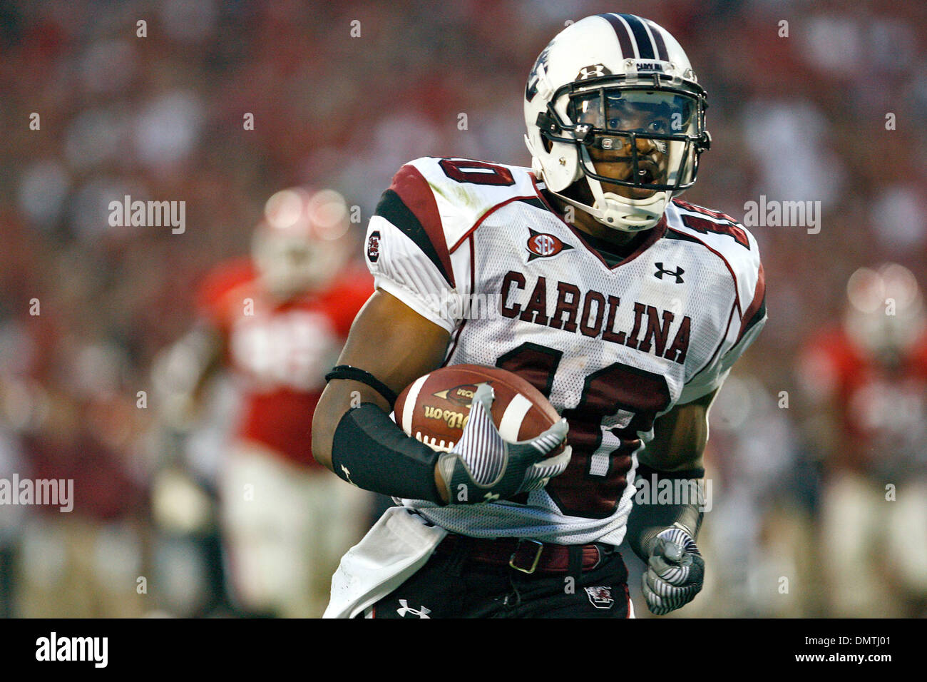 South Carolina tailback Brian Maddox (10) runs for a touchdown in the ...