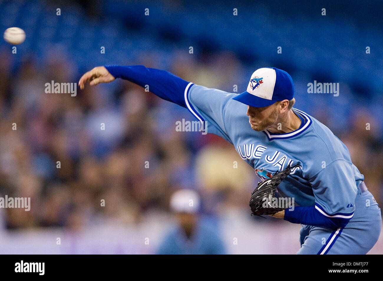 Toronto Blue Jays starting pitcher Roy Halladay #32 on his way to ...