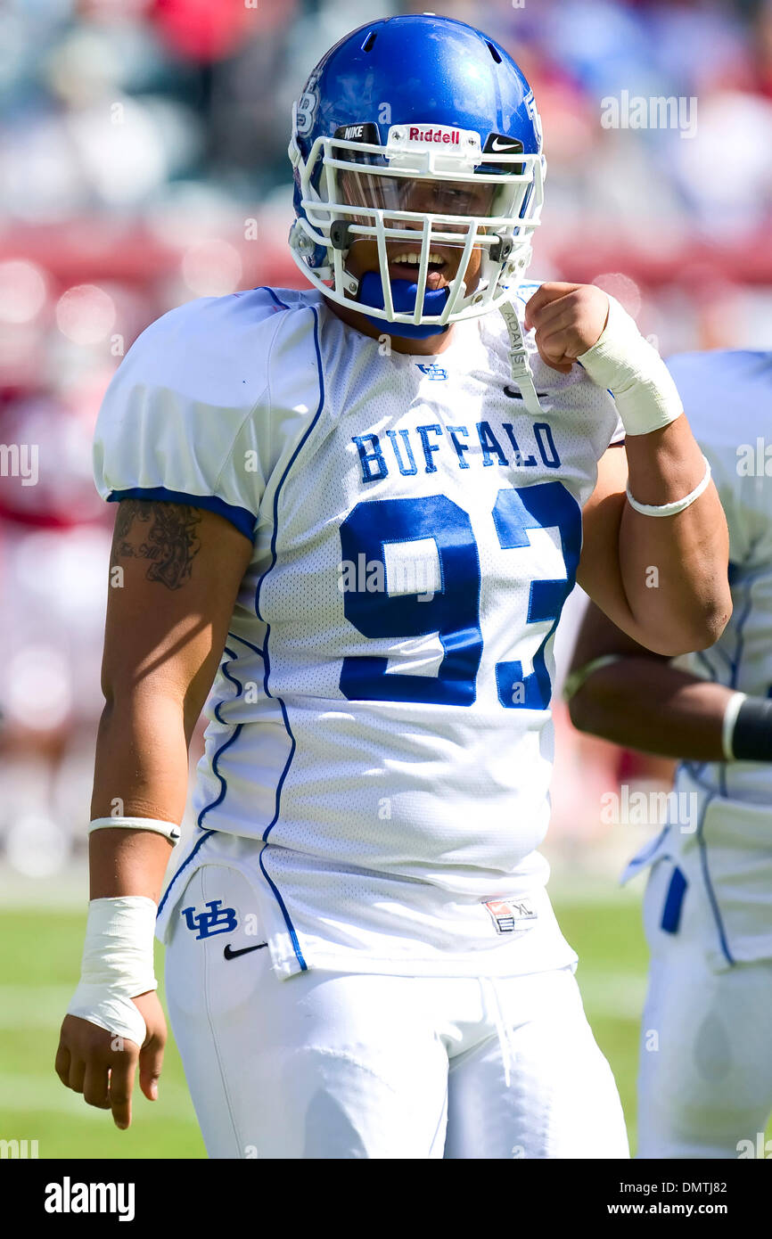 Buffalo Bulls linebacker Terry Peden (93) coming off the field during ...