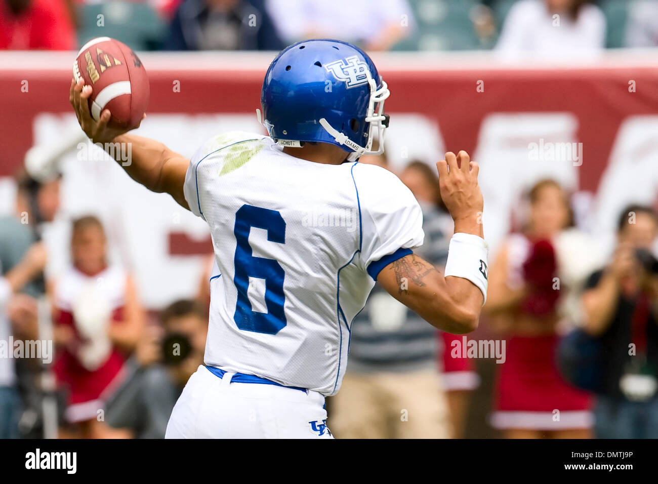 Buffalo Bulls quarterback Zach Maynard (6) throwing a pass during the ...