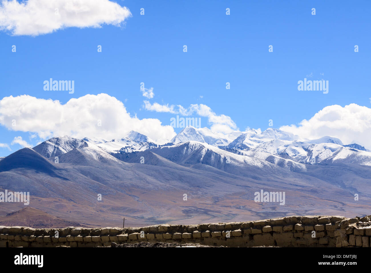 Snow mountain at Everest basa camp, Tibet Stock Photo - Alamy