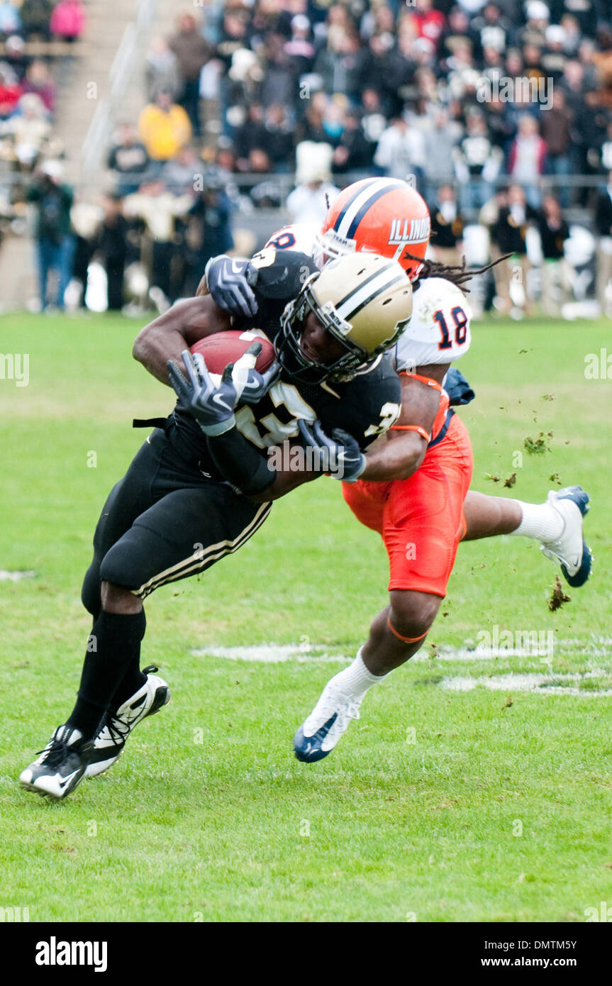 Illinois vs Purdue Boilermakers .(33) Russell Ellington. Purdue ...