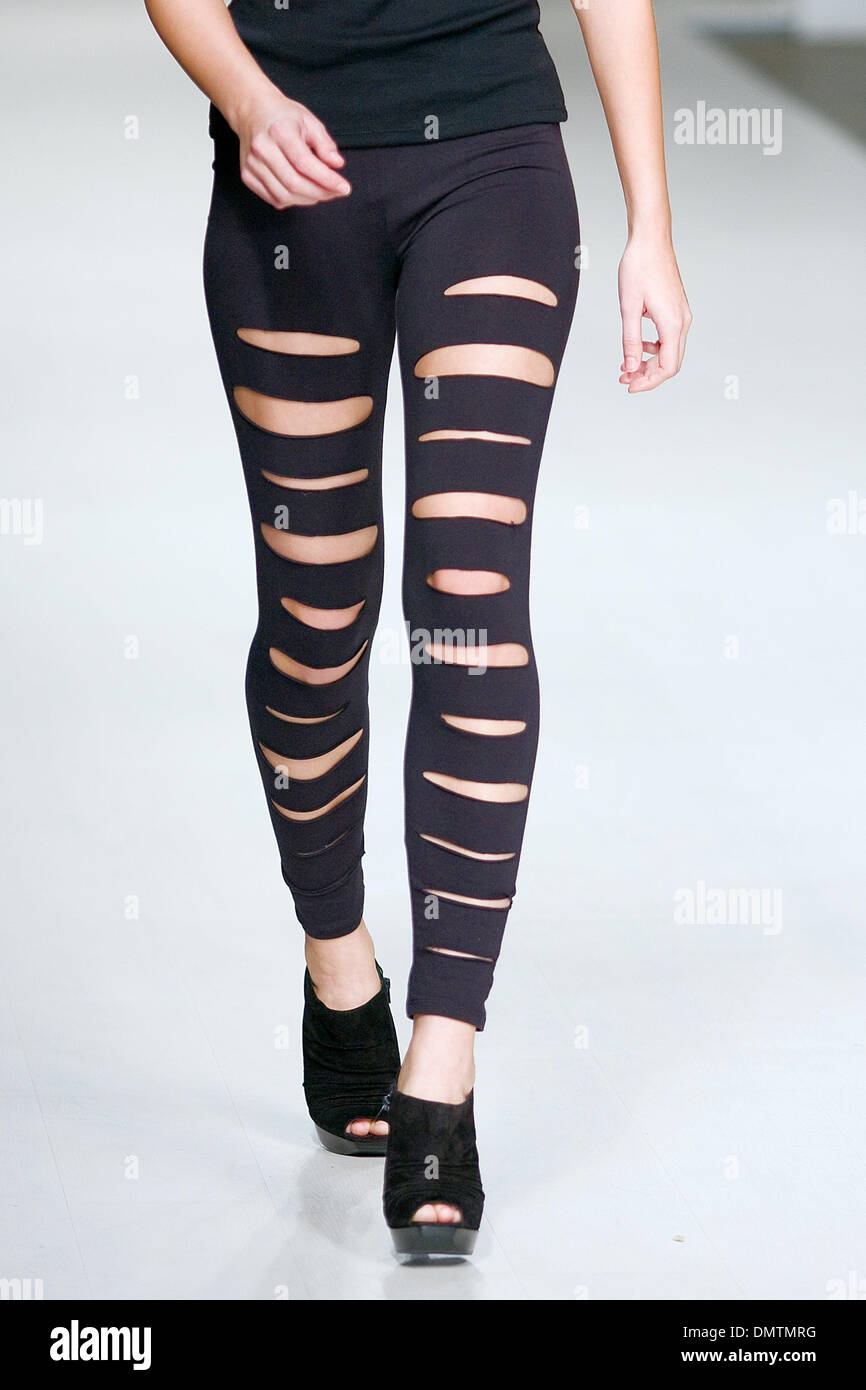 Frame stephen frame yasmin mahrous hi-res stock photography and images ...