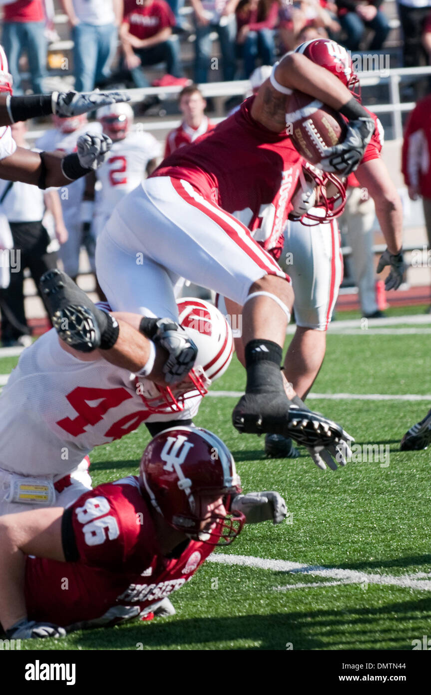 Wisconsin Running back John Clay (32) ran for 134 yards and a touchdown ...