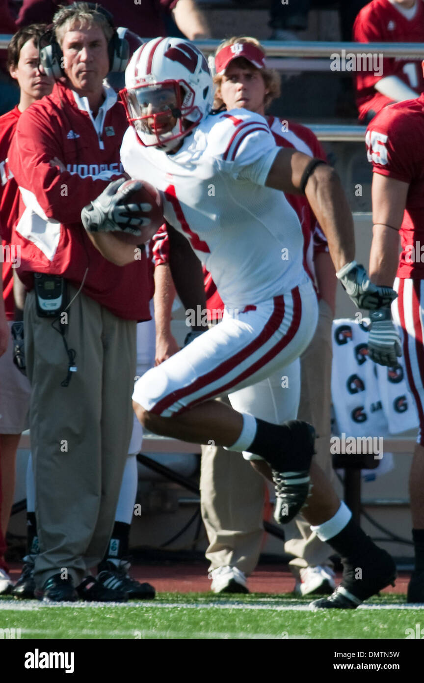 Wisconsin Running back John Clay (32) ran for 134 yards and a touchdown ...