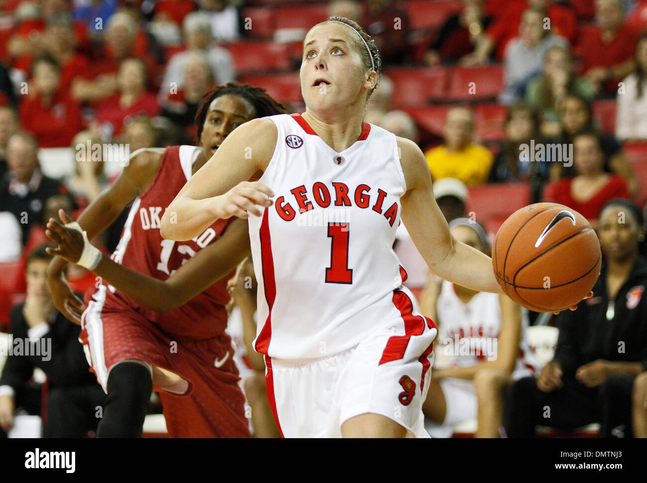 Georgia guard Ashley Houts (1) goes up for a shot in the game against ...
