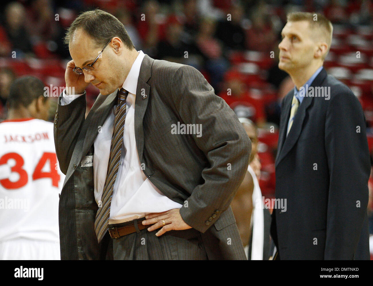 Georgia head coach Mark Fox scratched his head at the game against ...