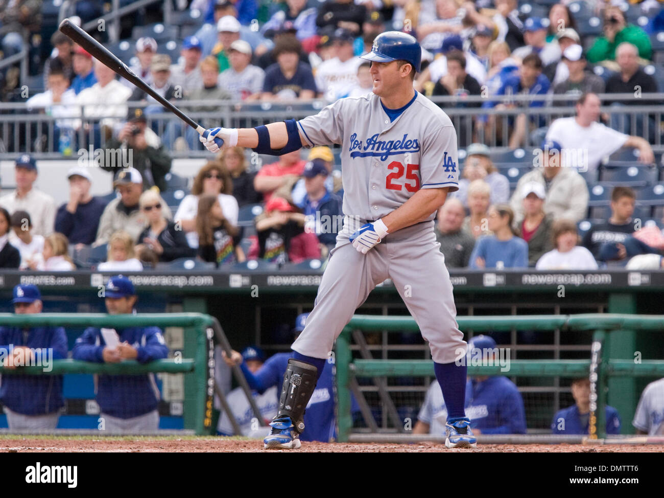 27 September 2009: Dodgers Jim Thome 925) at bat during the game ...