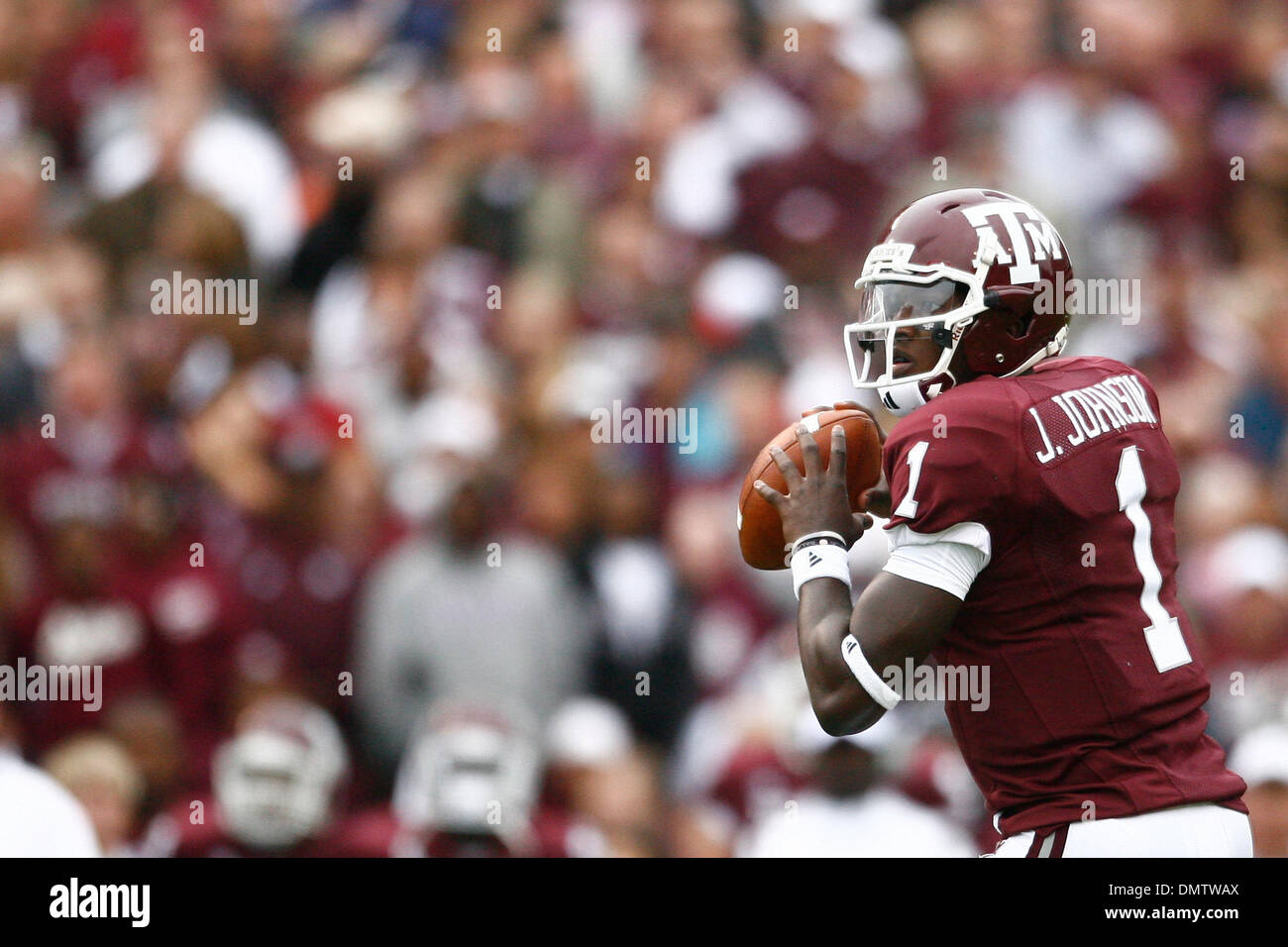 Jerrod Johnson (#1) of the Texas A&M University Aggies looks downfield ...