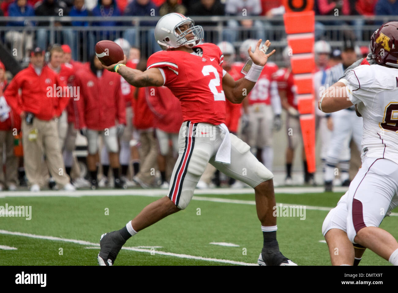 24 October 2009: Ohio State Buckeyes quarterback Terrelle Pryor (2 ...