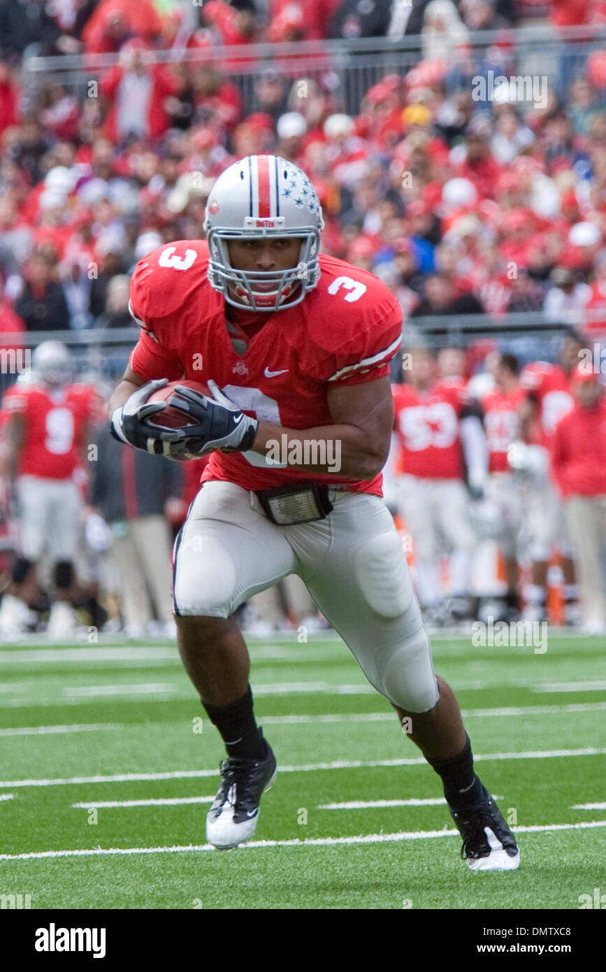 31 October 2009: Ohio State Buckeyes running back Brandon Saine (3 ...