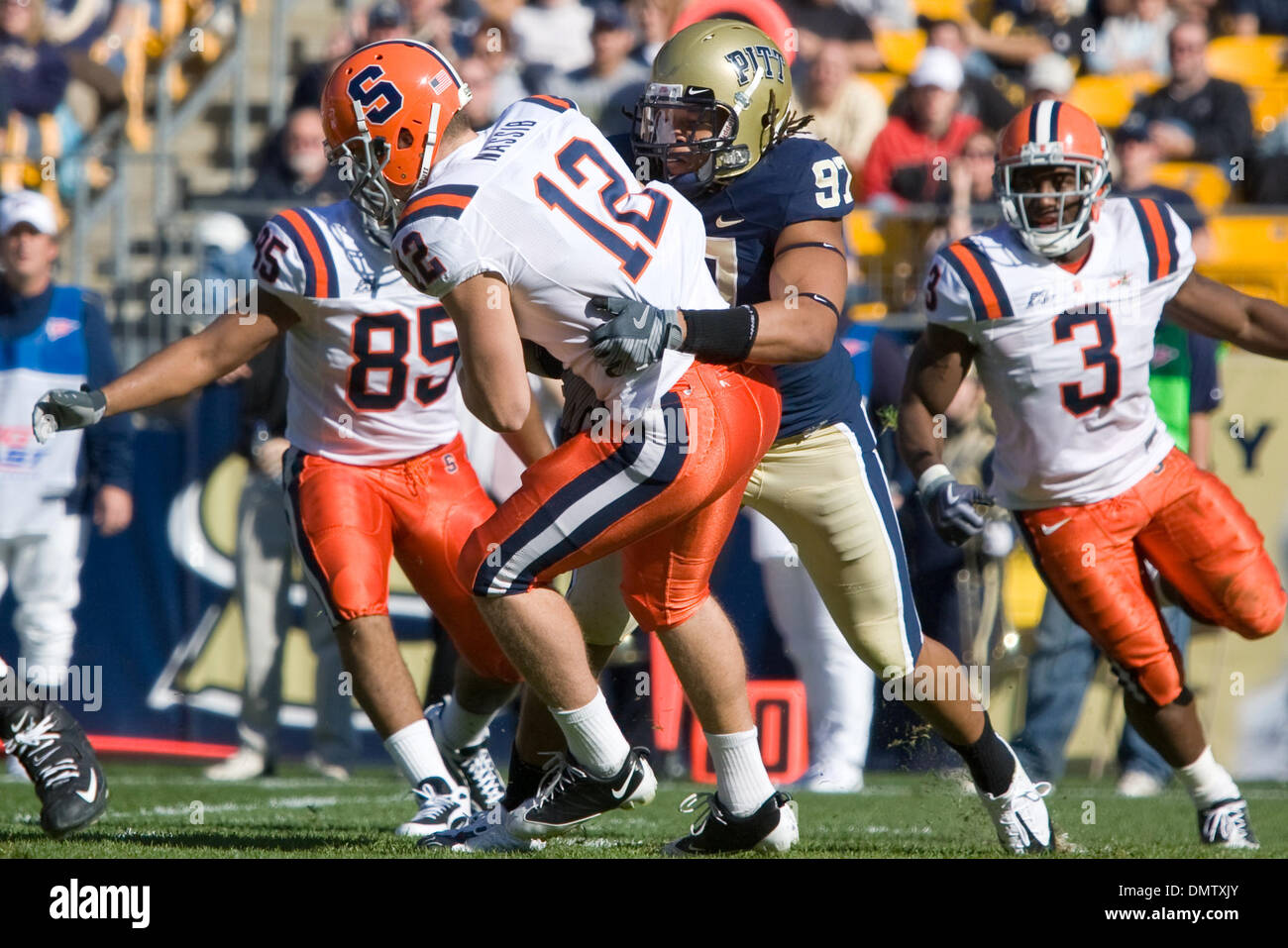 07 November 2009: Syracuse Orange quarterback Ryan Nassib (12) is ...