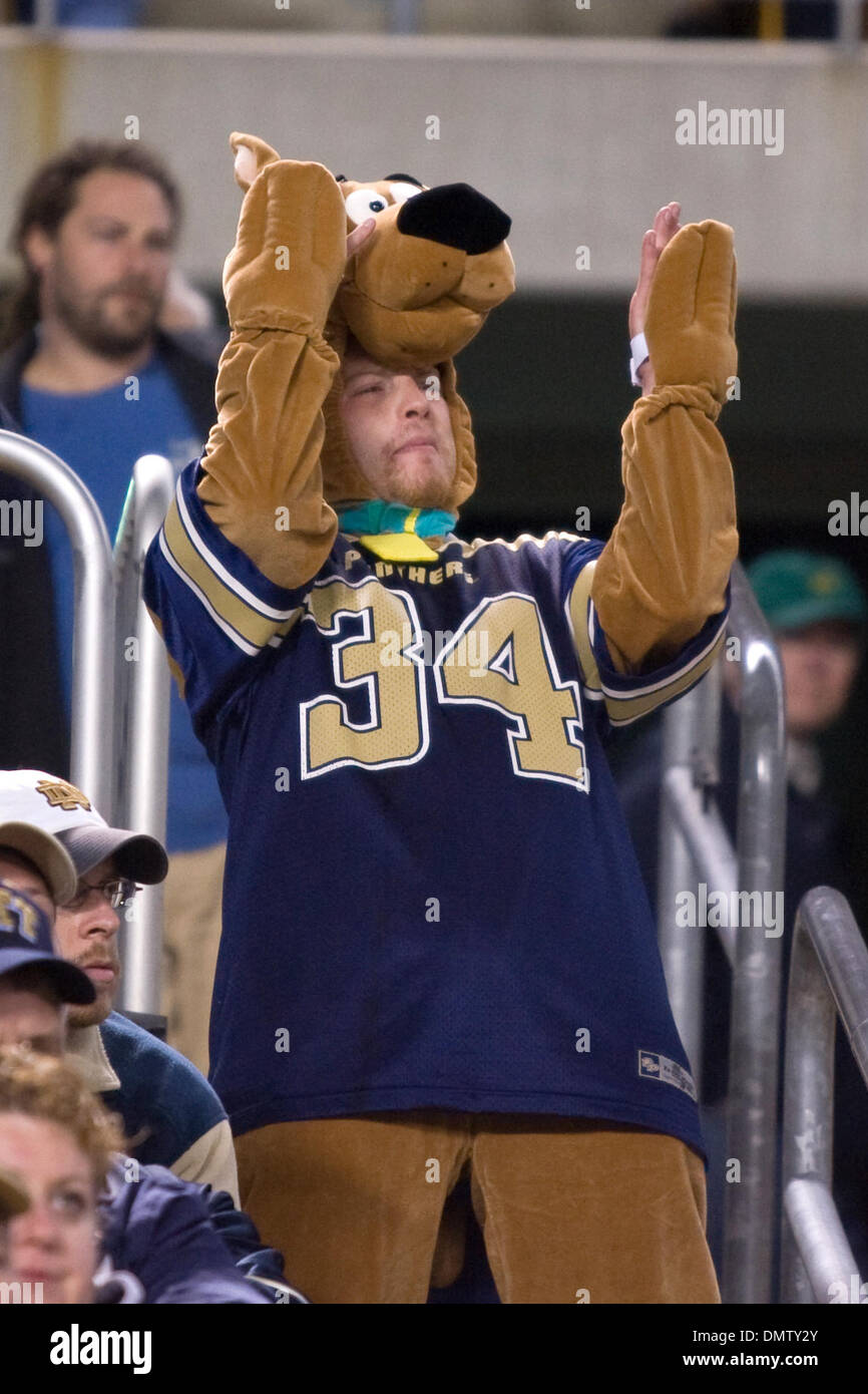 College football officials hi-res stock photography and images - Alamy