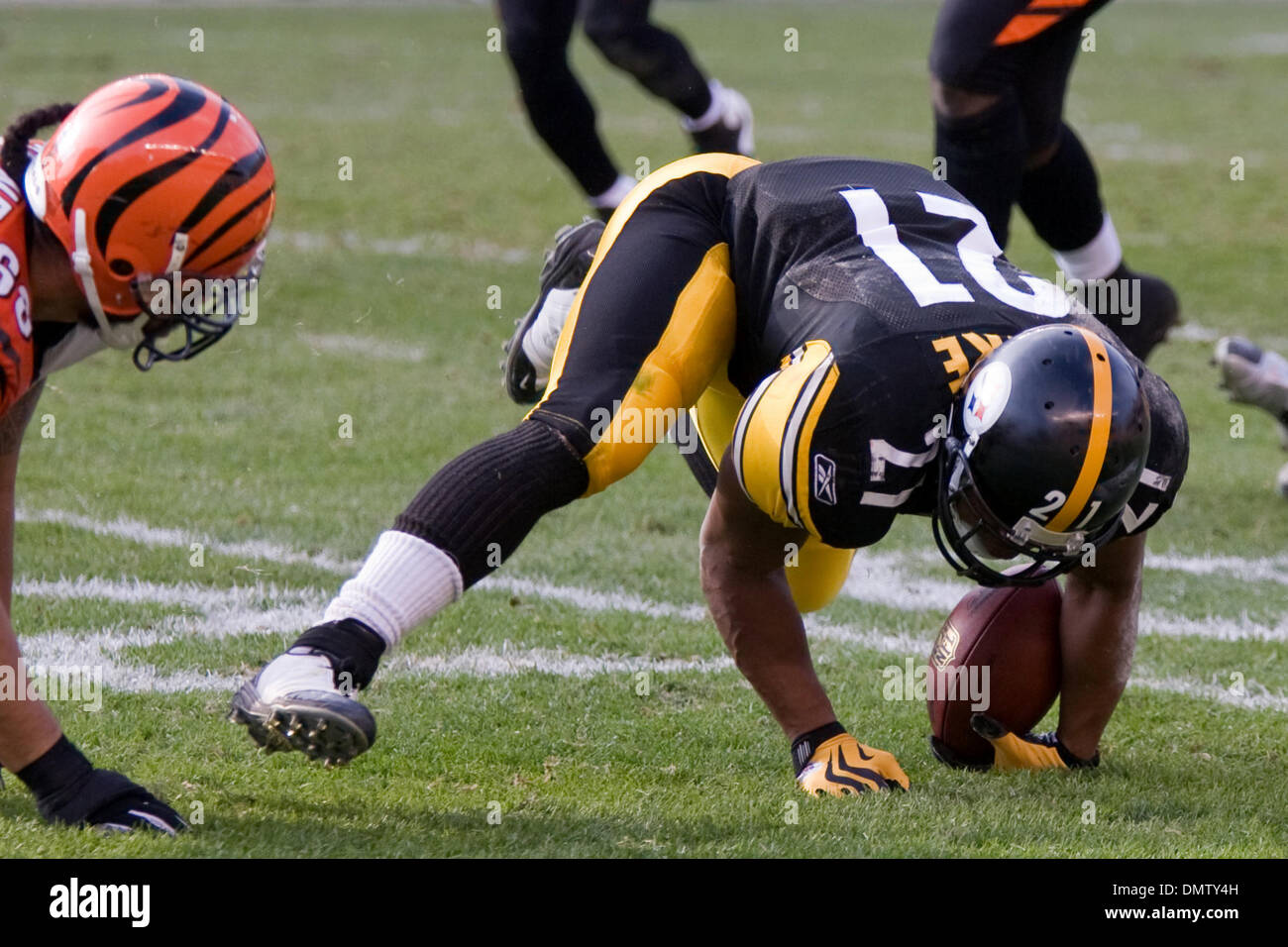 Mewelde moore hi-res stock photography and images - Alamy