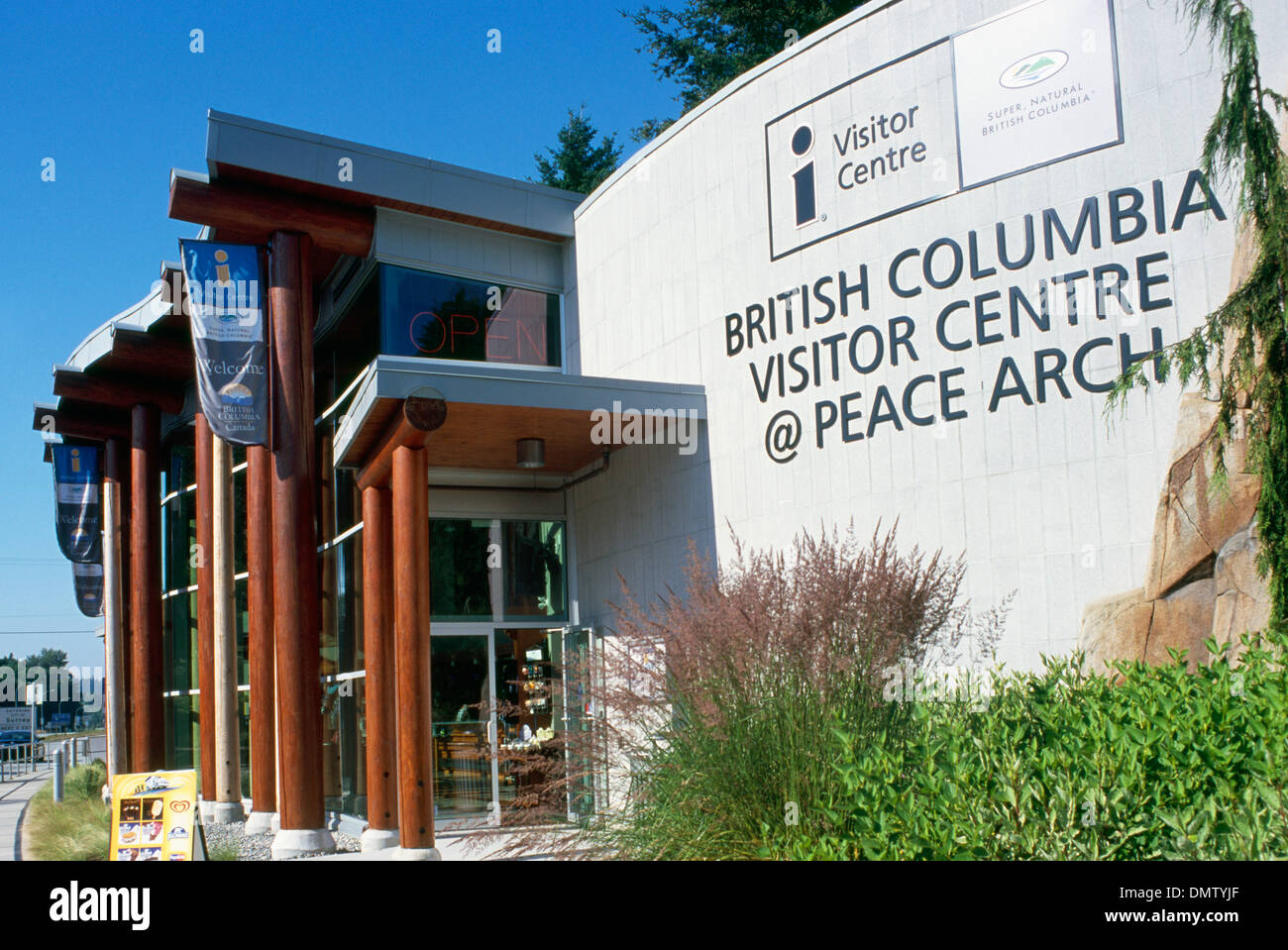 British Columbia Visitor Centre at Peace Arch Border Crossing to United ...