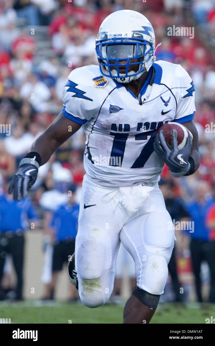 Air Force Academy quarter back and running back Asher Clark (17 ...