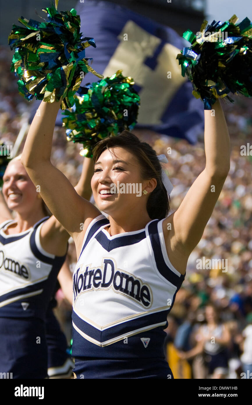 19 September 2009: The Notre Dame Cheerleaders prior to the NCAA ...