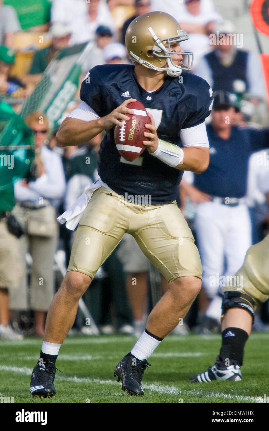 19 September 2009: Notre Dame quarterback Jimmy Clausen (7) drops back ...