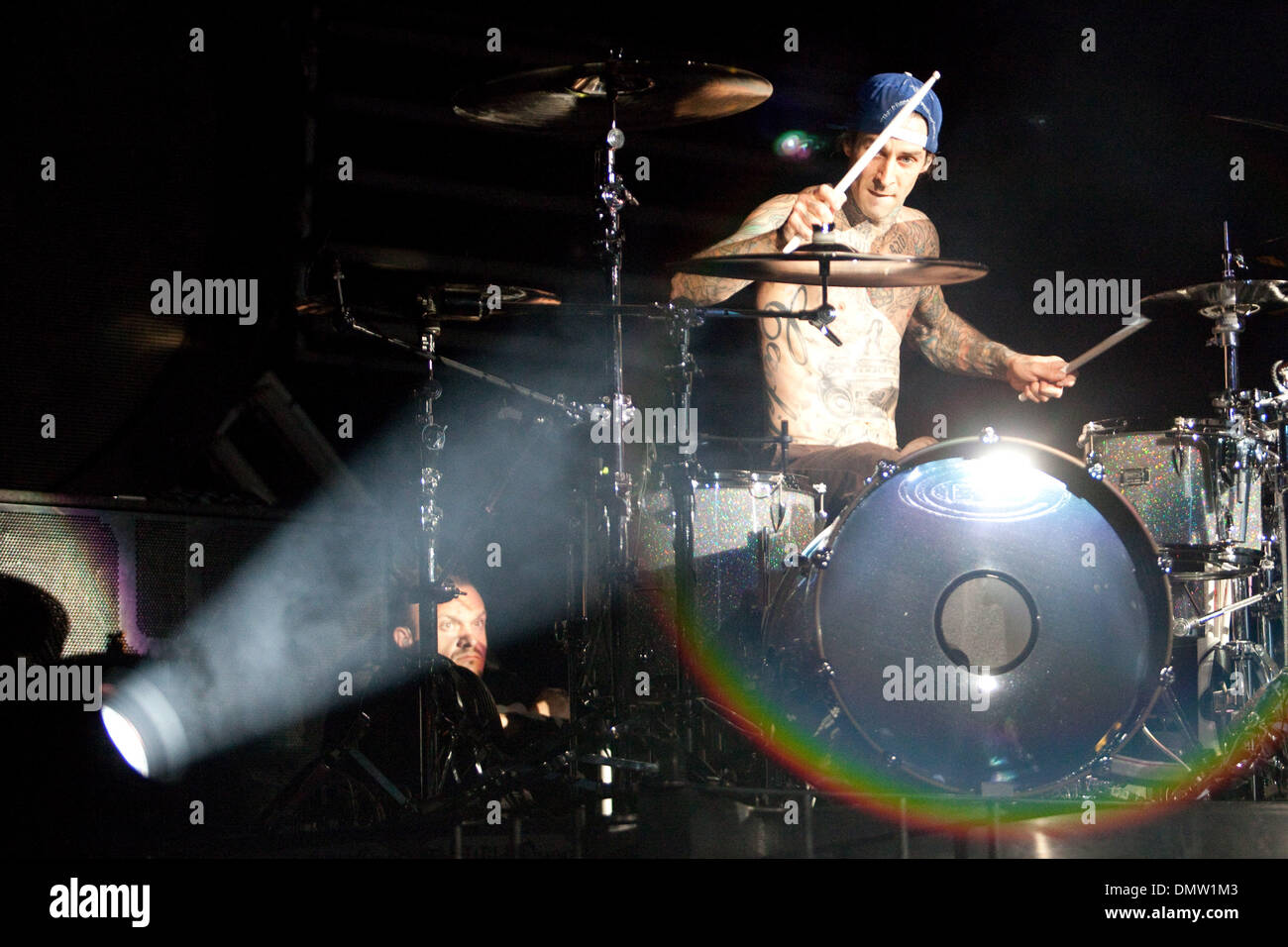 Travis barker drums hi-res stock photography and images - Alamy