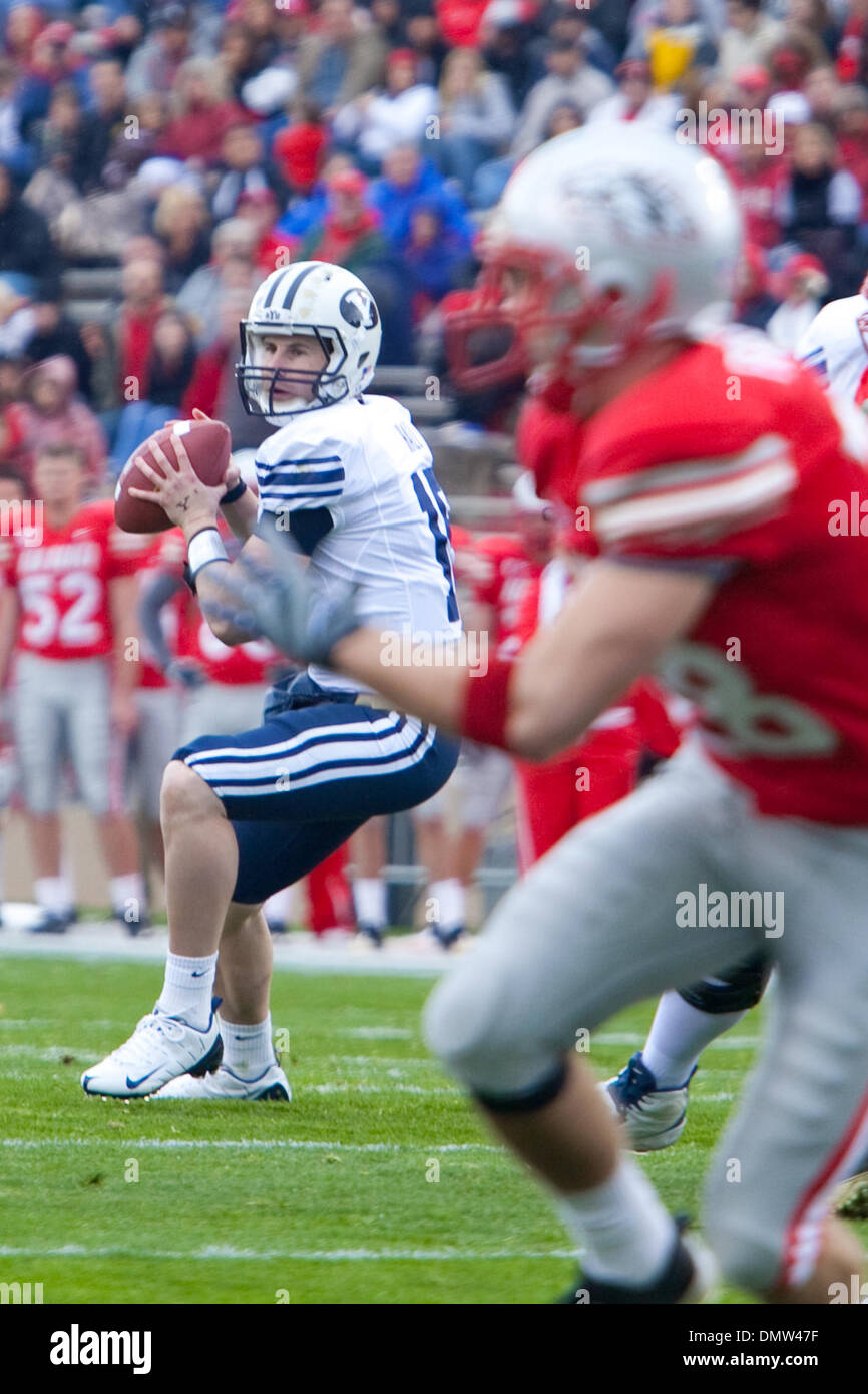 BYU Quarterback Max Hall (15) looks for his target. The University of ...