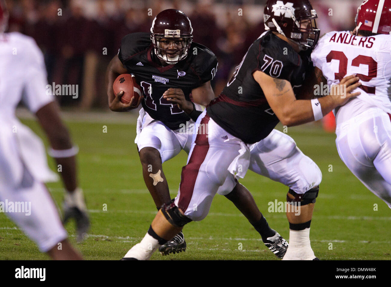 November 14, 2009: Mississippi State quarterback Chris Relf (14) looks ...