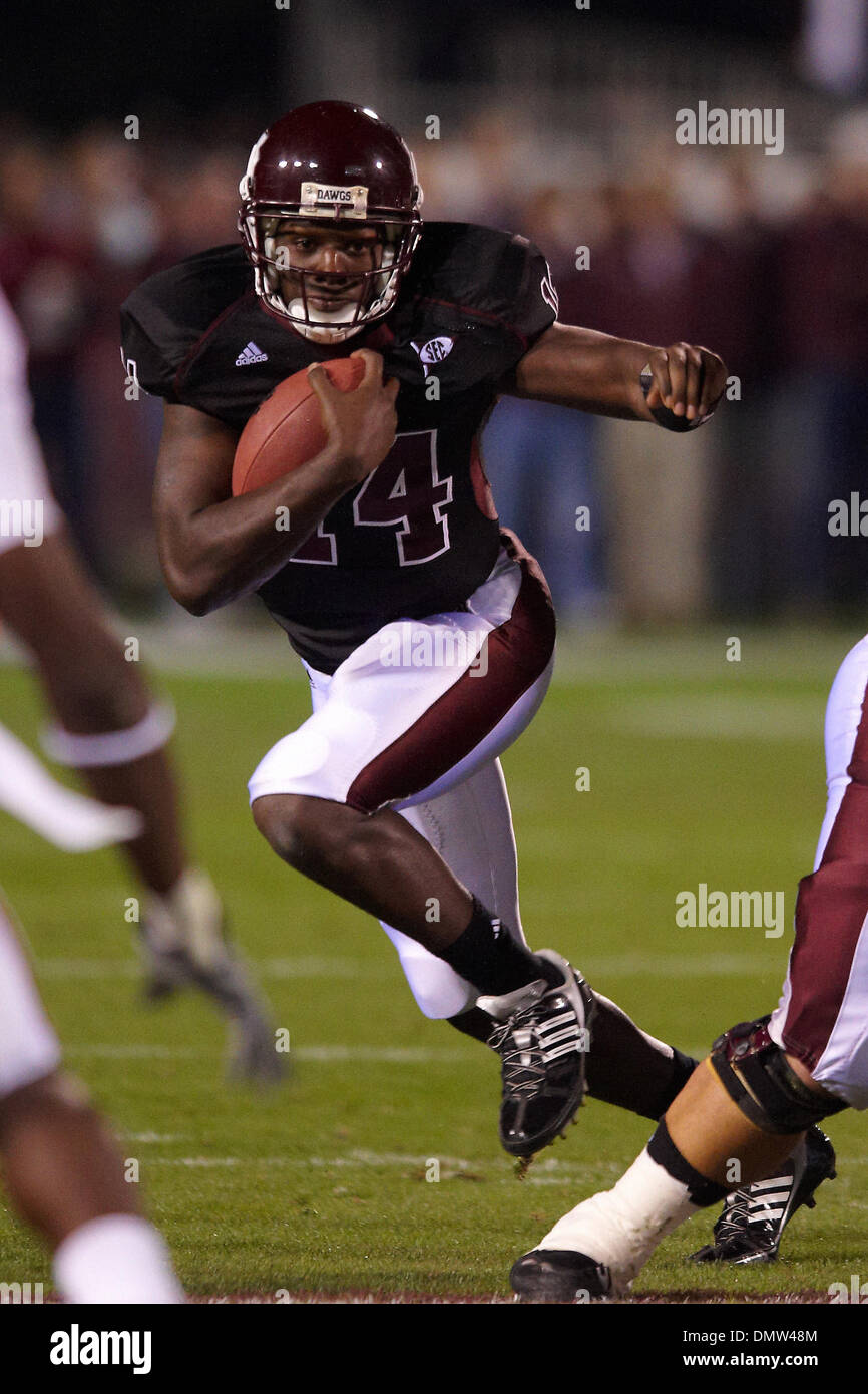 November 14, 2009: Mississippi State quarterback Chris Relf (14) looks ...