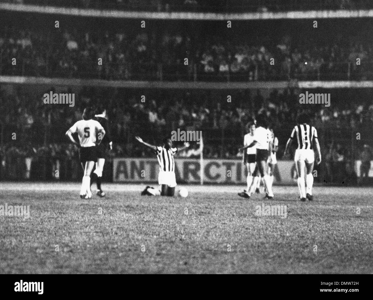 Sept. 15, 1974 - Santos, Brazil - Brazilian soccer player EDSON ...