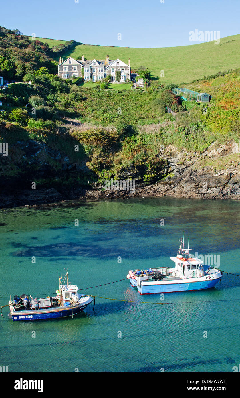 Fishing boats at Port Isaac in Cornwall, UK Stock Photo - Alamy