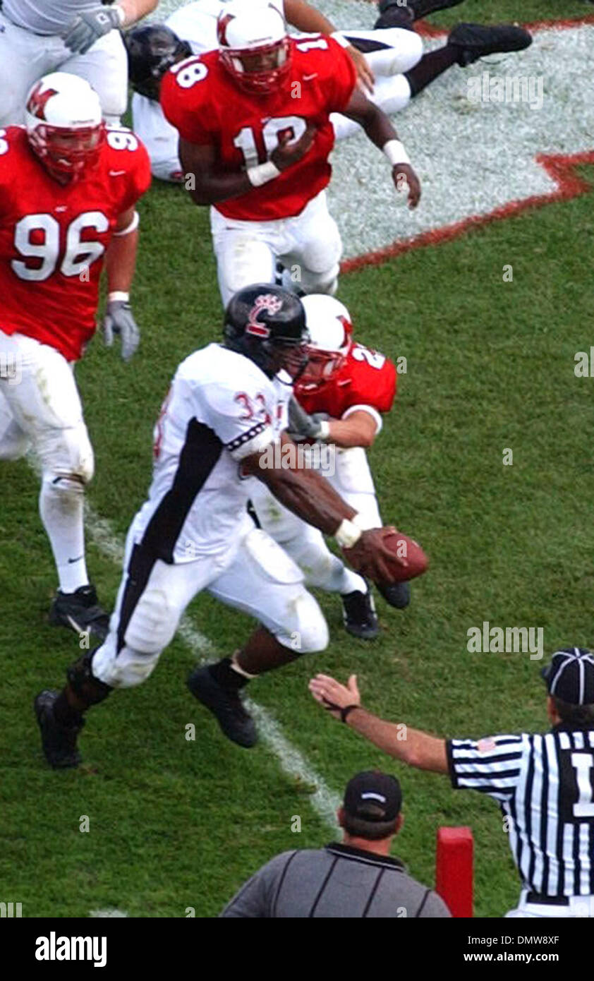Sep 22, 2001 - Oxford, Ohio, USA - UC's #33 Running Back, RAY JACKSON ...
