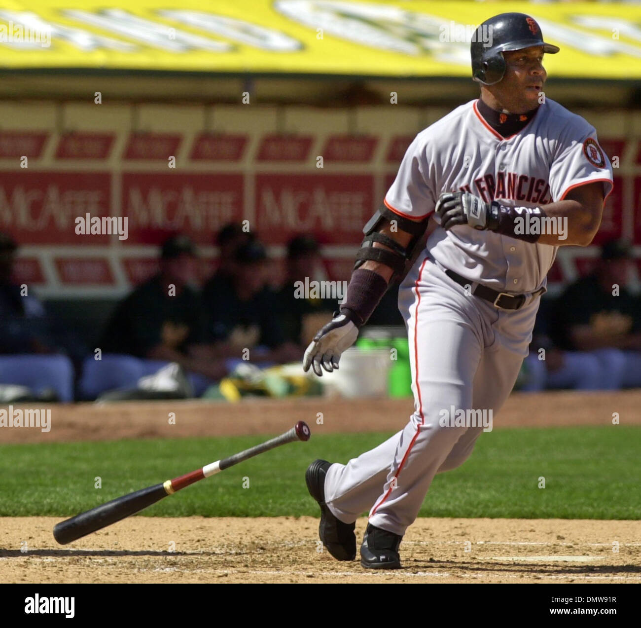Barry bonds bat hi-res stock photography and images - Alamy