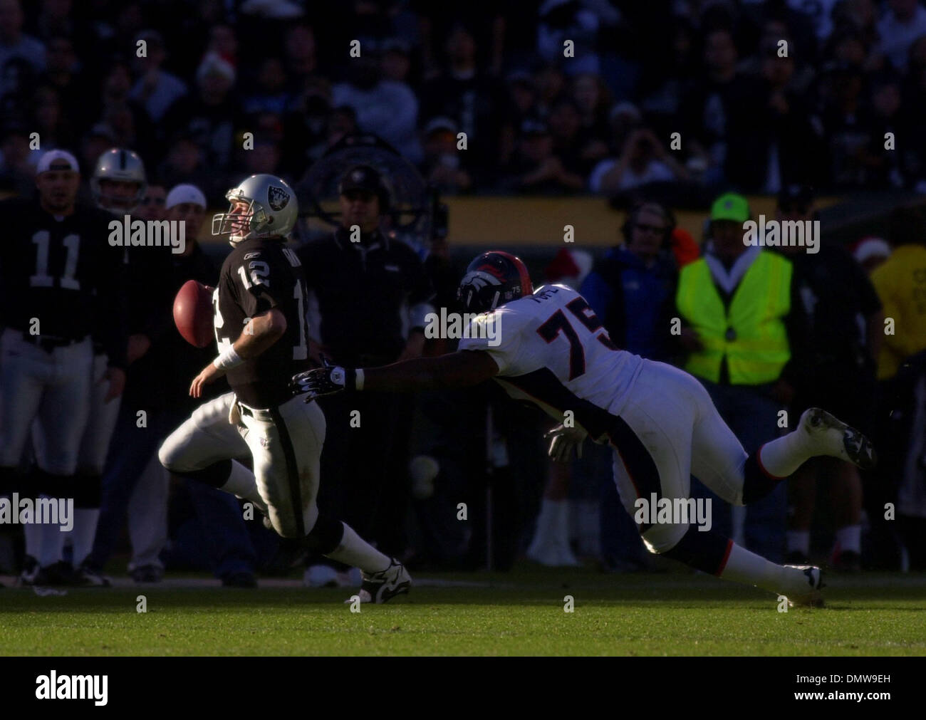 Oakland raiders coliseum hi-res stock photography and images - Alamy
